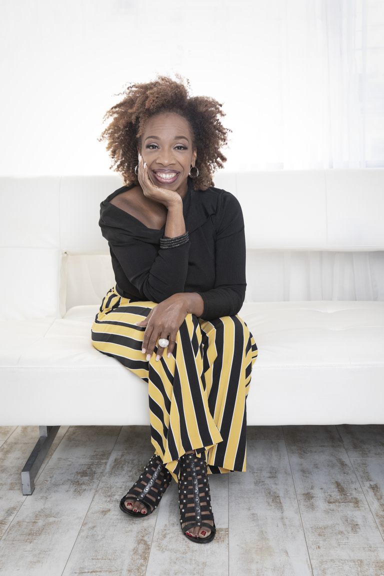 About - Motivating The Masses | Lisa Nichols