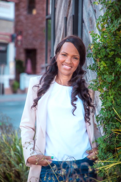 Speaker Advocate Coach - Motivating The Masses | Lisa Nichols